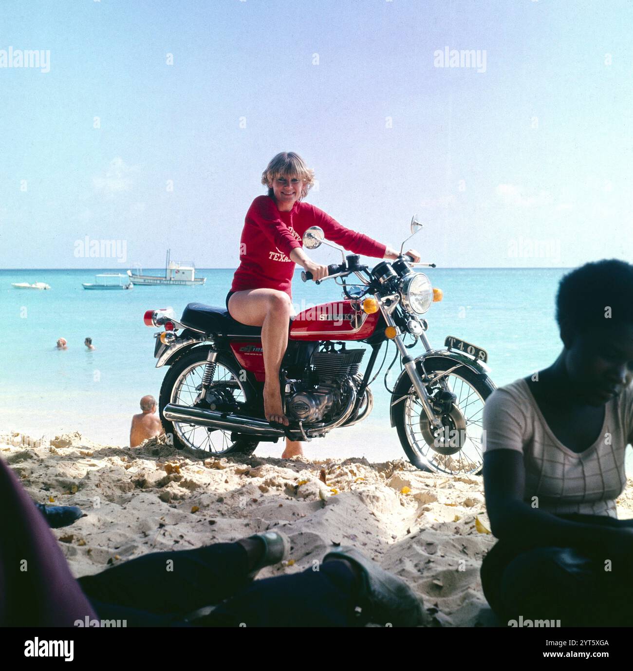 Motorrad am strand hi-res stock photography and images - Alamy