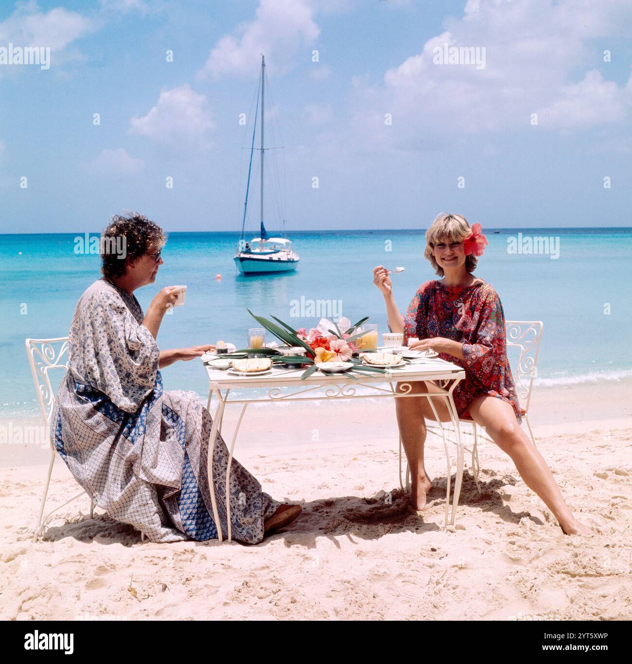 Fruhstuck am strand hi-res stock photography and images - Alamy