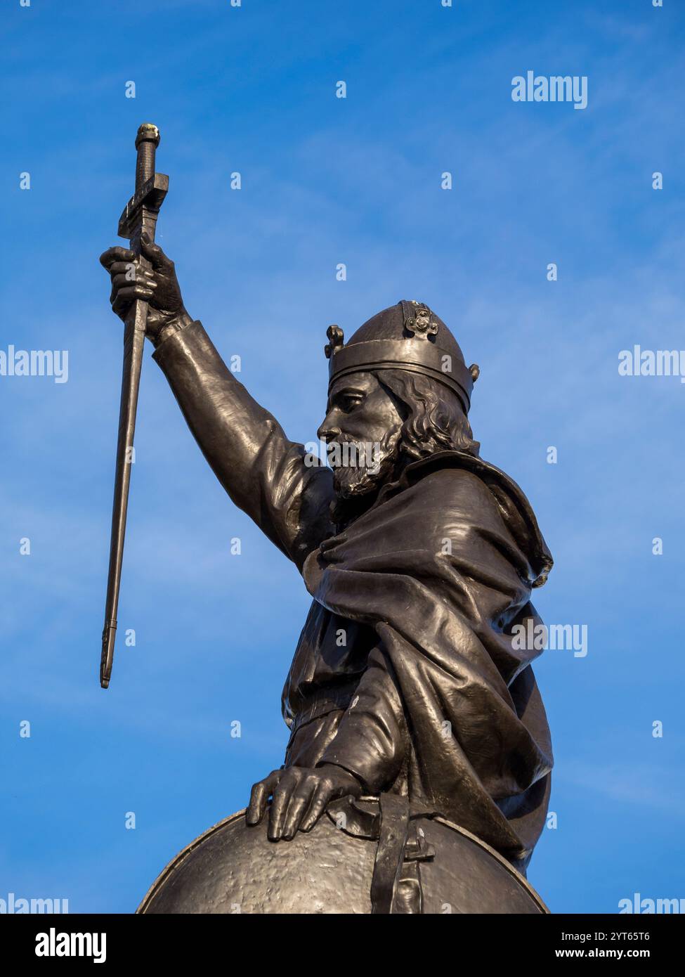Statue of Alfred the Great, Founder of the Kingdom and the Nation ...