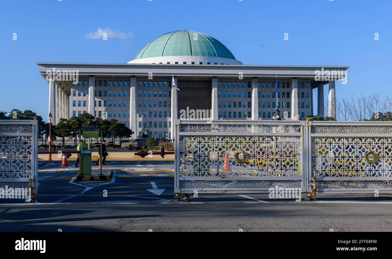 View of the main gate of South Korea's National Assembly building in ...