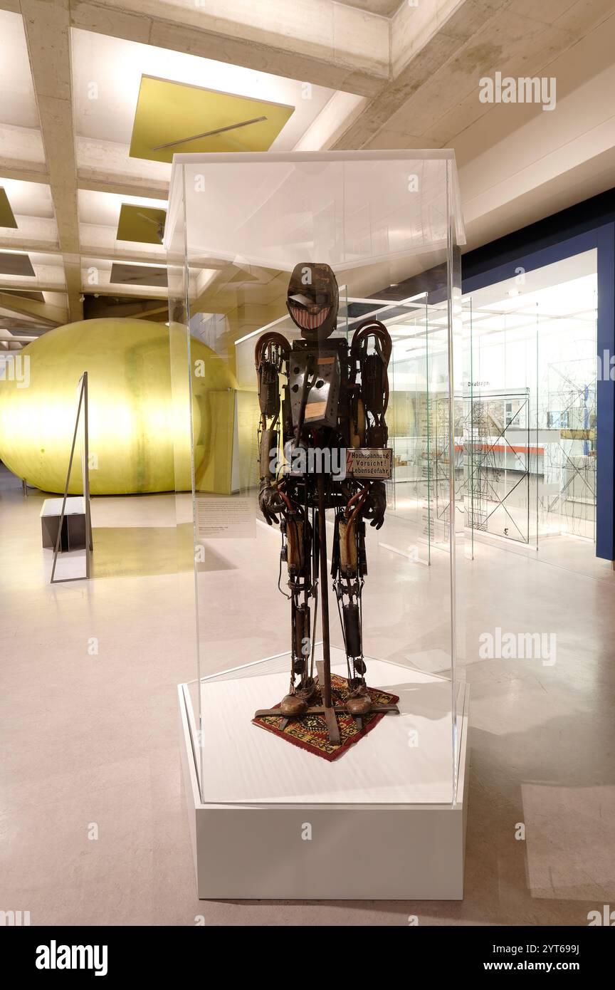 Technical Museum Vienna, Austria. Cybernetic Machine MM6, 1958, Claus ...