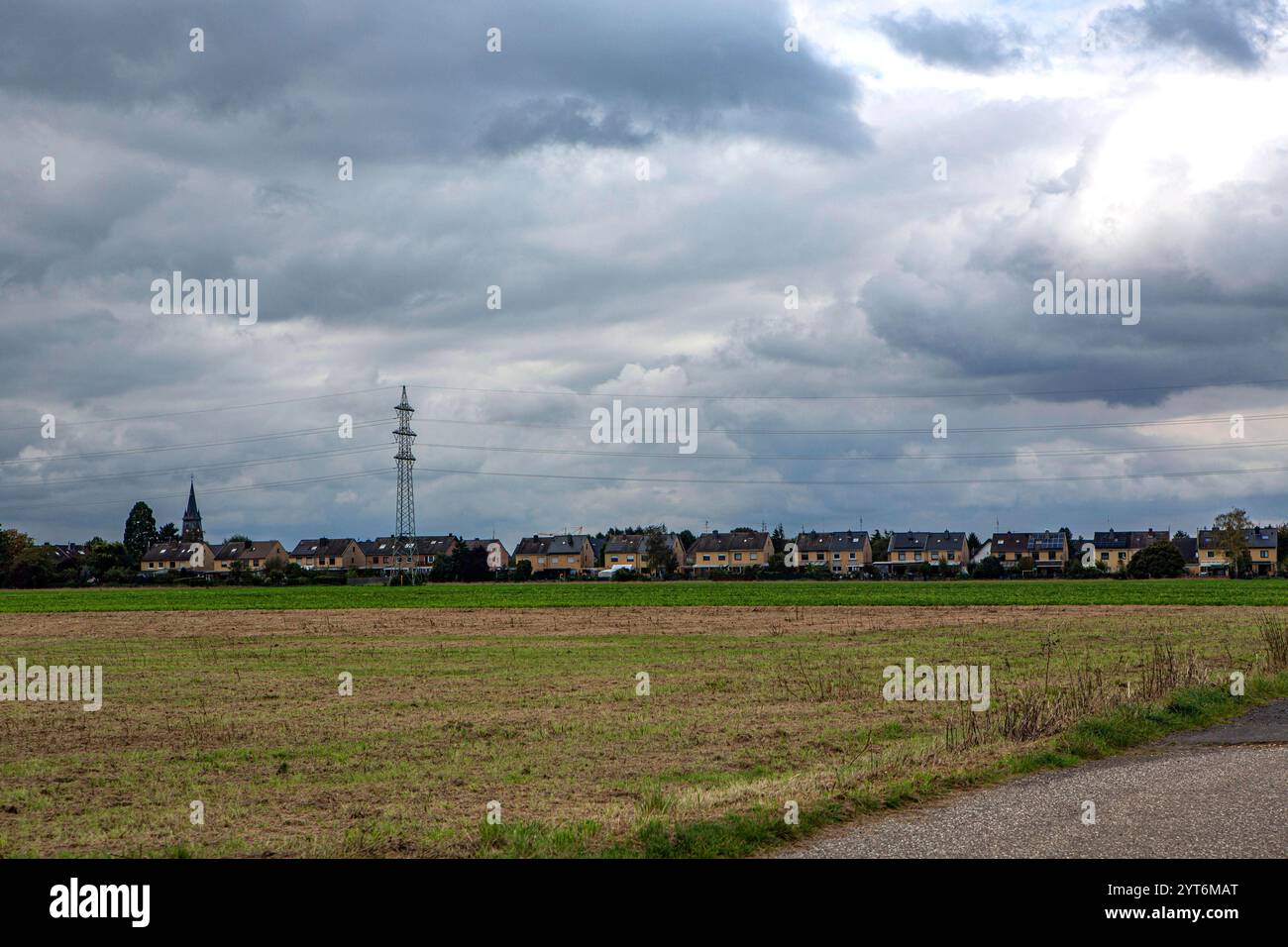 Blick auf Einfamilienhäuser in Erftstadt-Friesheim Rhein-Erft-Kreis NRW ...