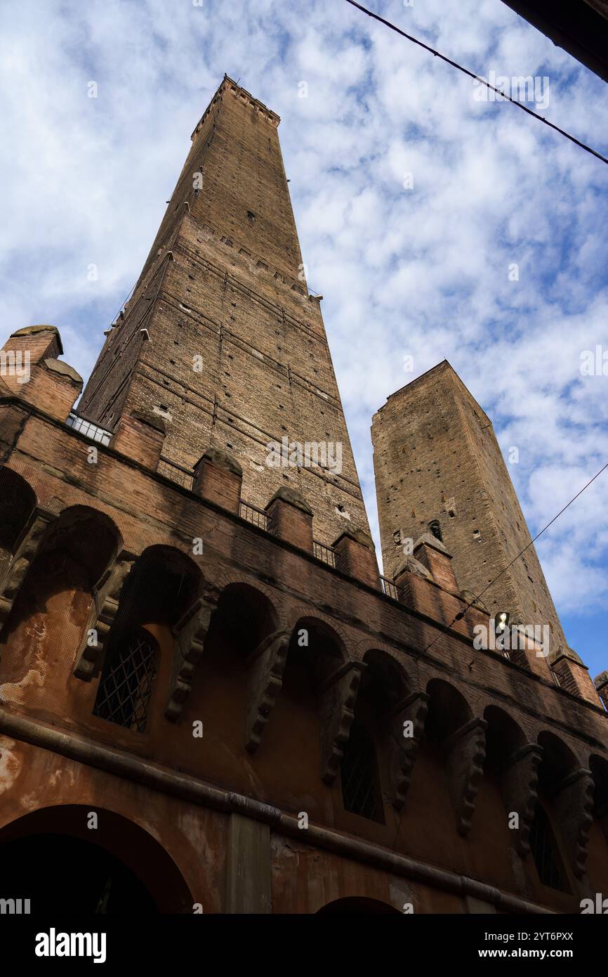 Two towers bologna city in hi-res stock photography and images - Alamy