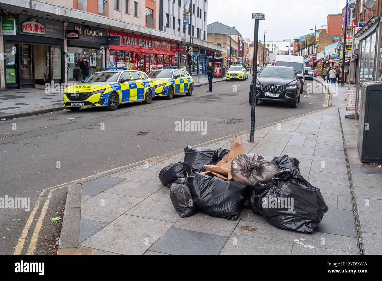 Slough, UK. 6th December, 2024. Thames Valley Police on a raid in ...