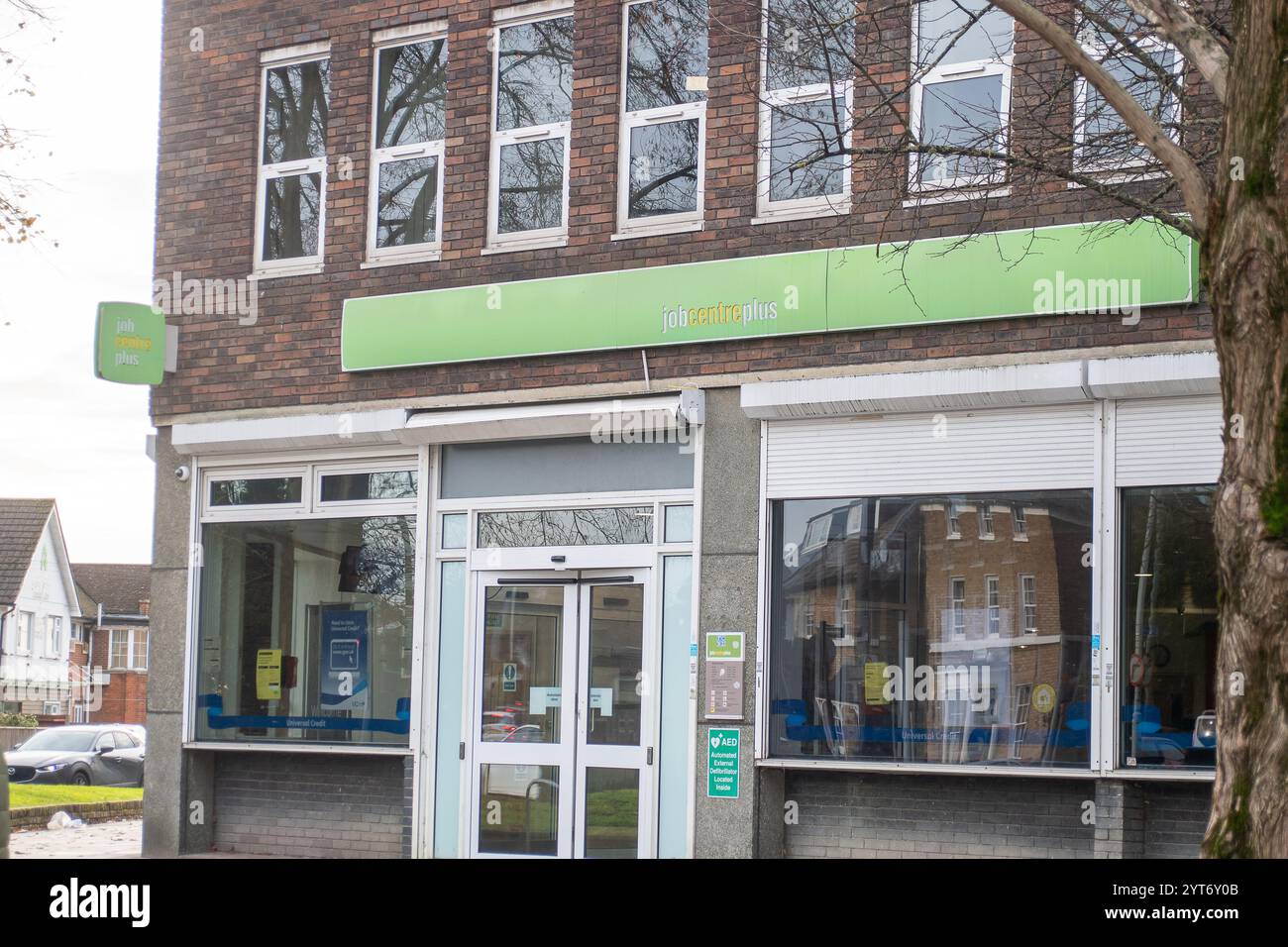 Slough, UK. 6th December, 2024. The Job Centre in Slough. Once again ...