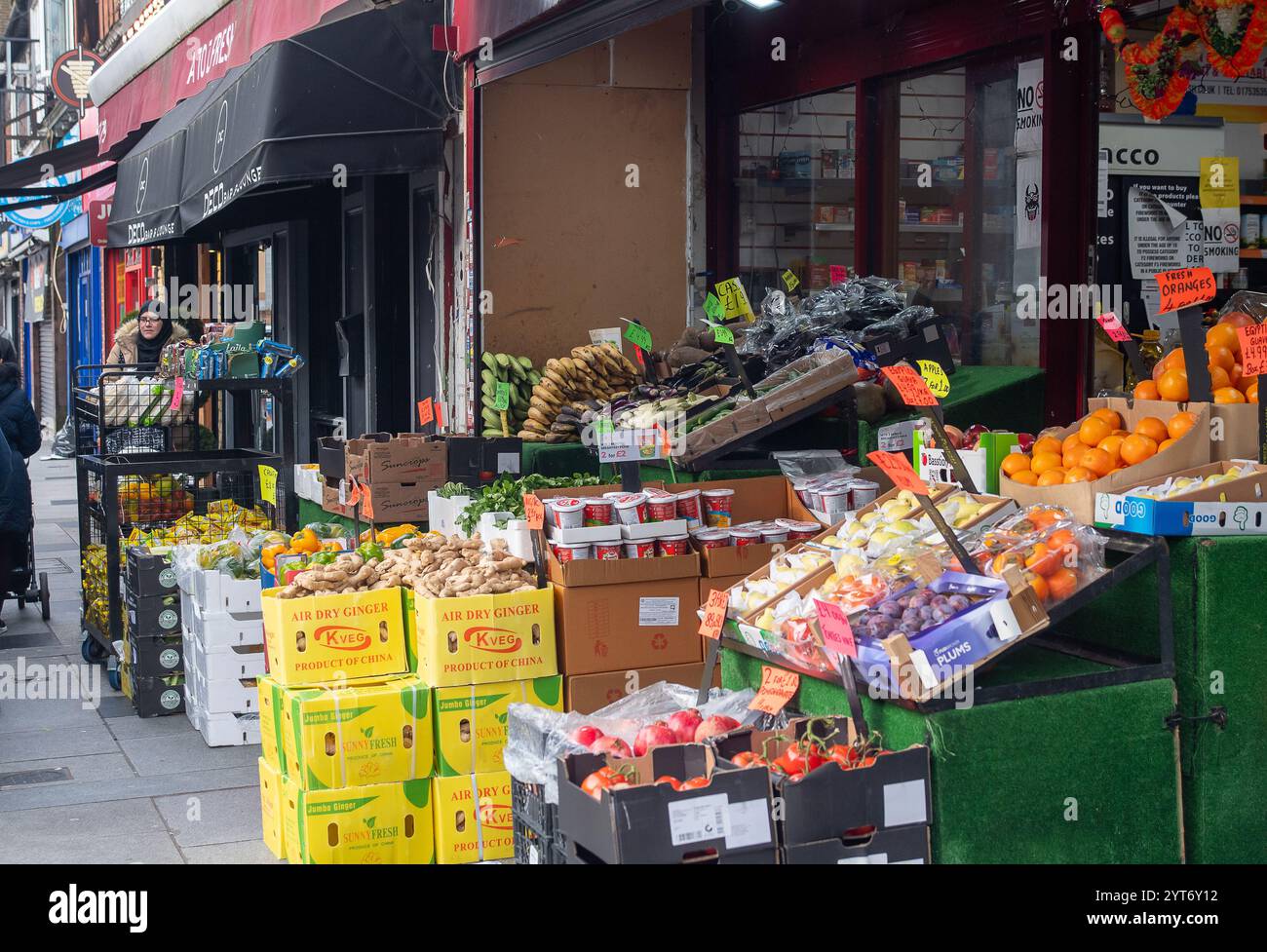 Slough, UK. 6th December, 2024. A fruit and veg shop in Slough Town ...