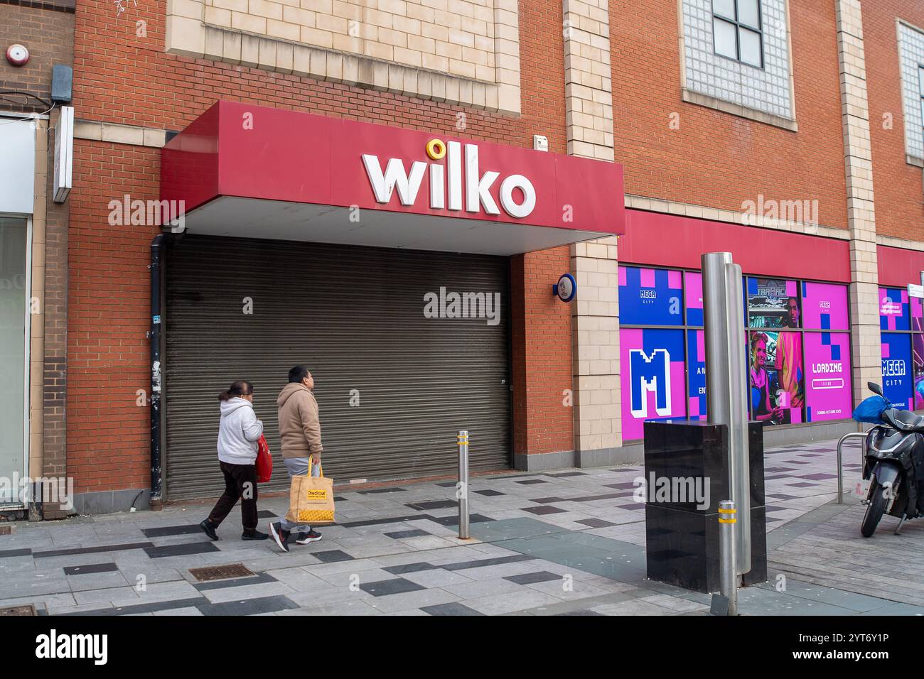 Slough england city centre hi-res stock photography and images - Alamy