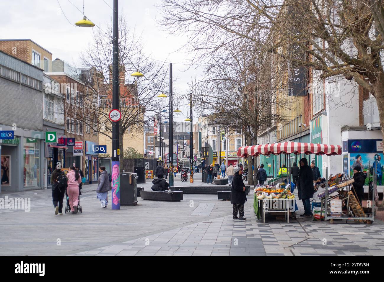 Berkshire slough town centre 2024 hi-res stock photography and images ...