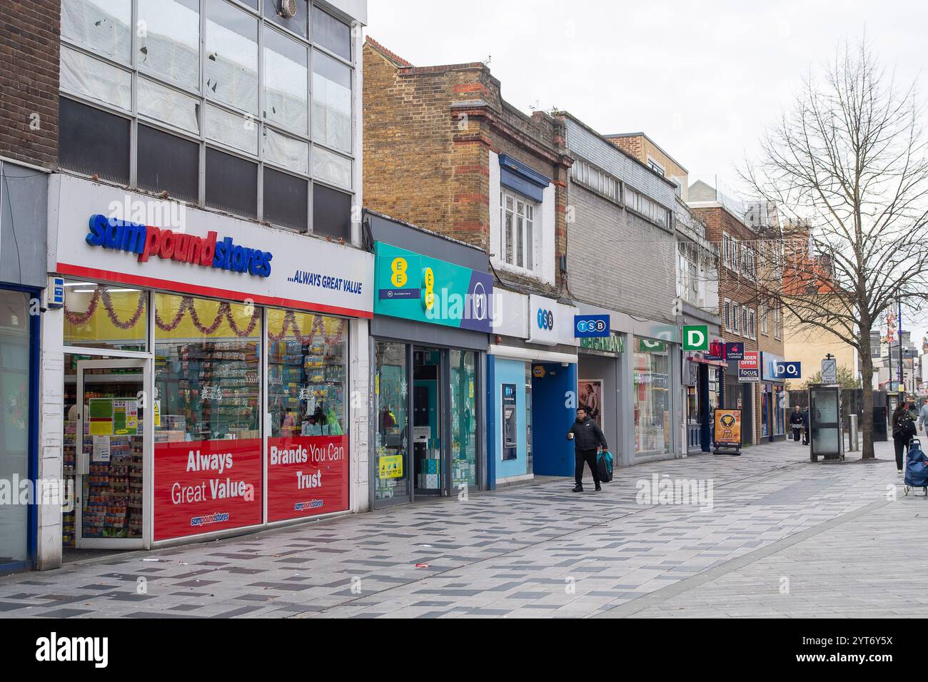 Slough, UK. 6th December, 2024. Slough High Street. Once again, the ...