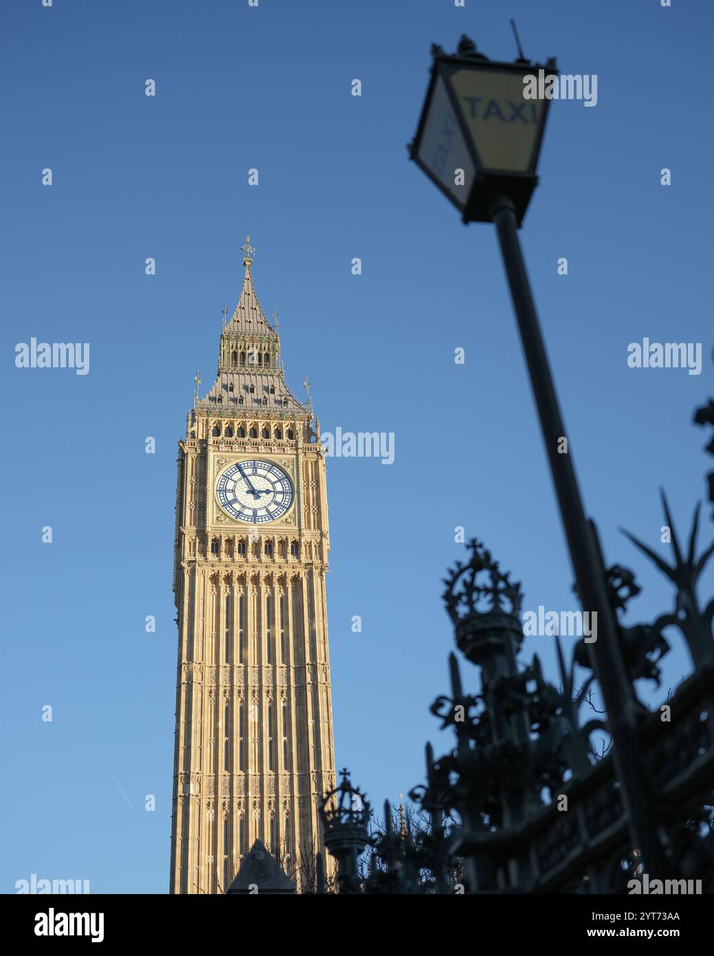 Big ben famous english clock hi-res stock photography and images - Alamy