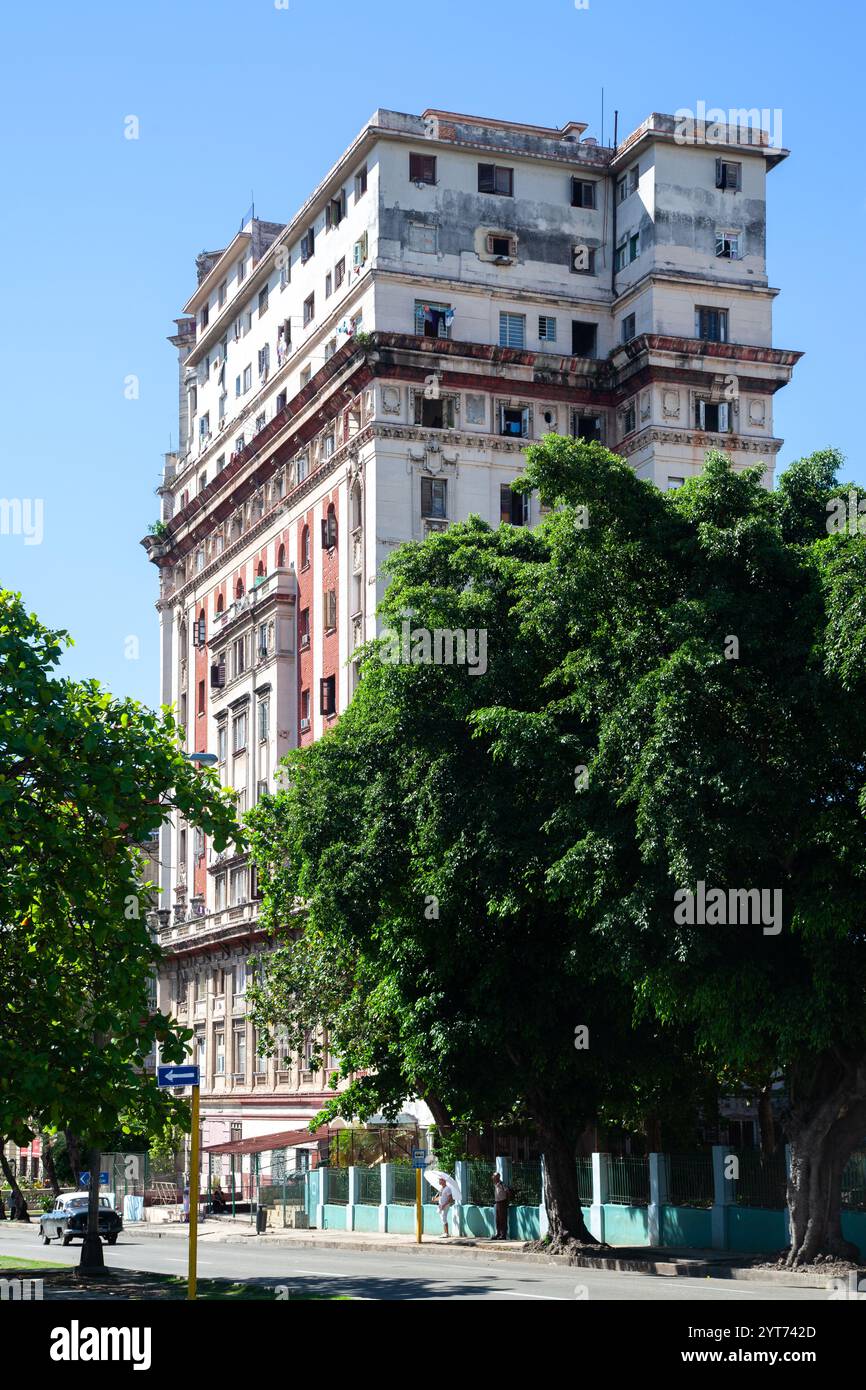 The Edificio Palace historical buidling in La Habana, Havana, Cuba Stock Photo - Alamy