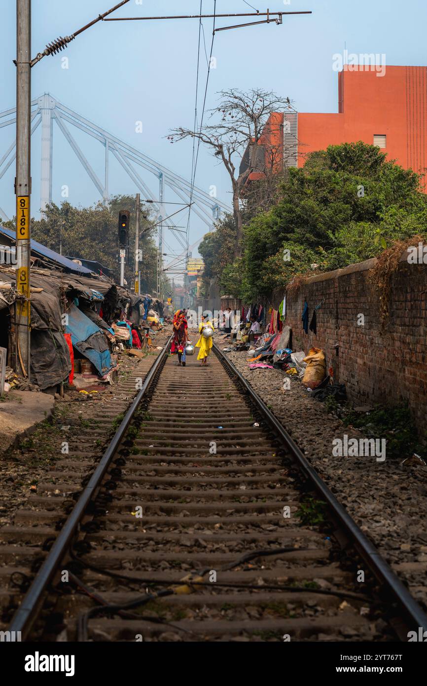 Slums calcutta hi-res stock photography and images - Alamy