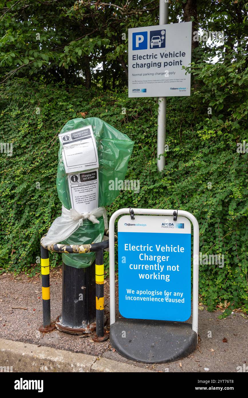 Broken EV charging point, Haddenham and Thame Parkway station ...