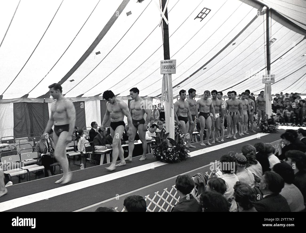 Bodybuilding competition 1960s hi-res stock photography and images - Alamy