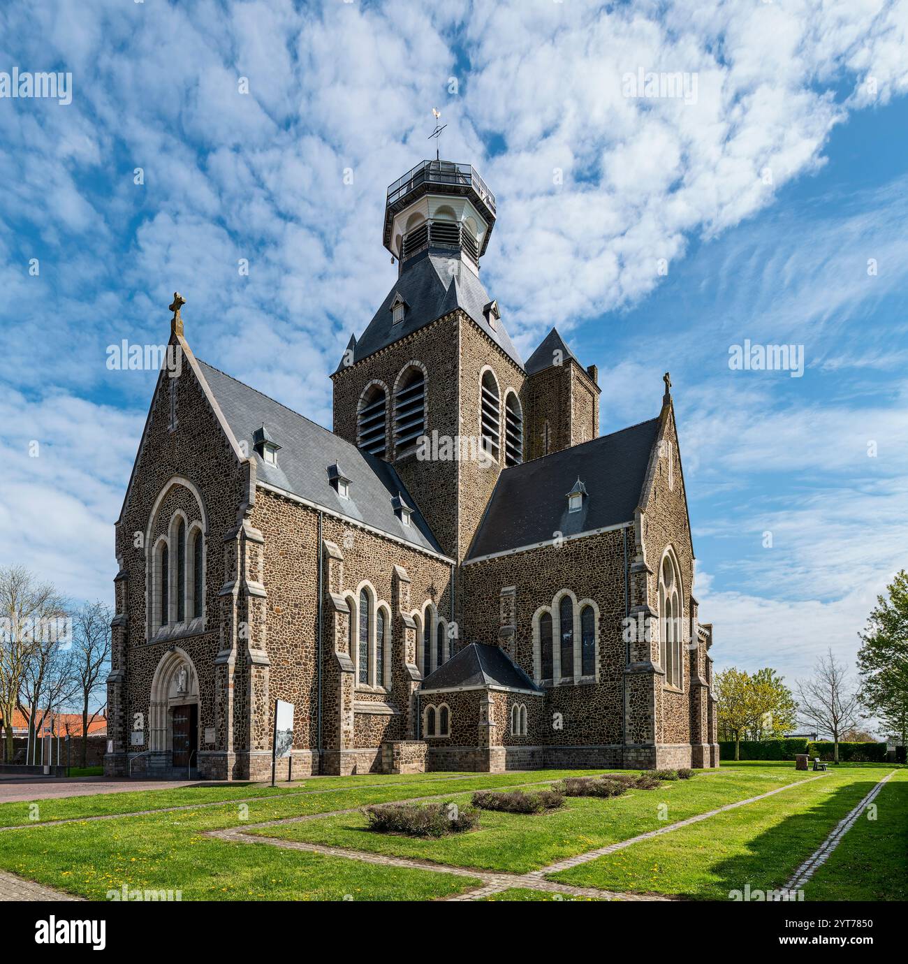 Mesen, Sint-Niklaaskerk, Messines, the church of St. Nicholas with its ...
