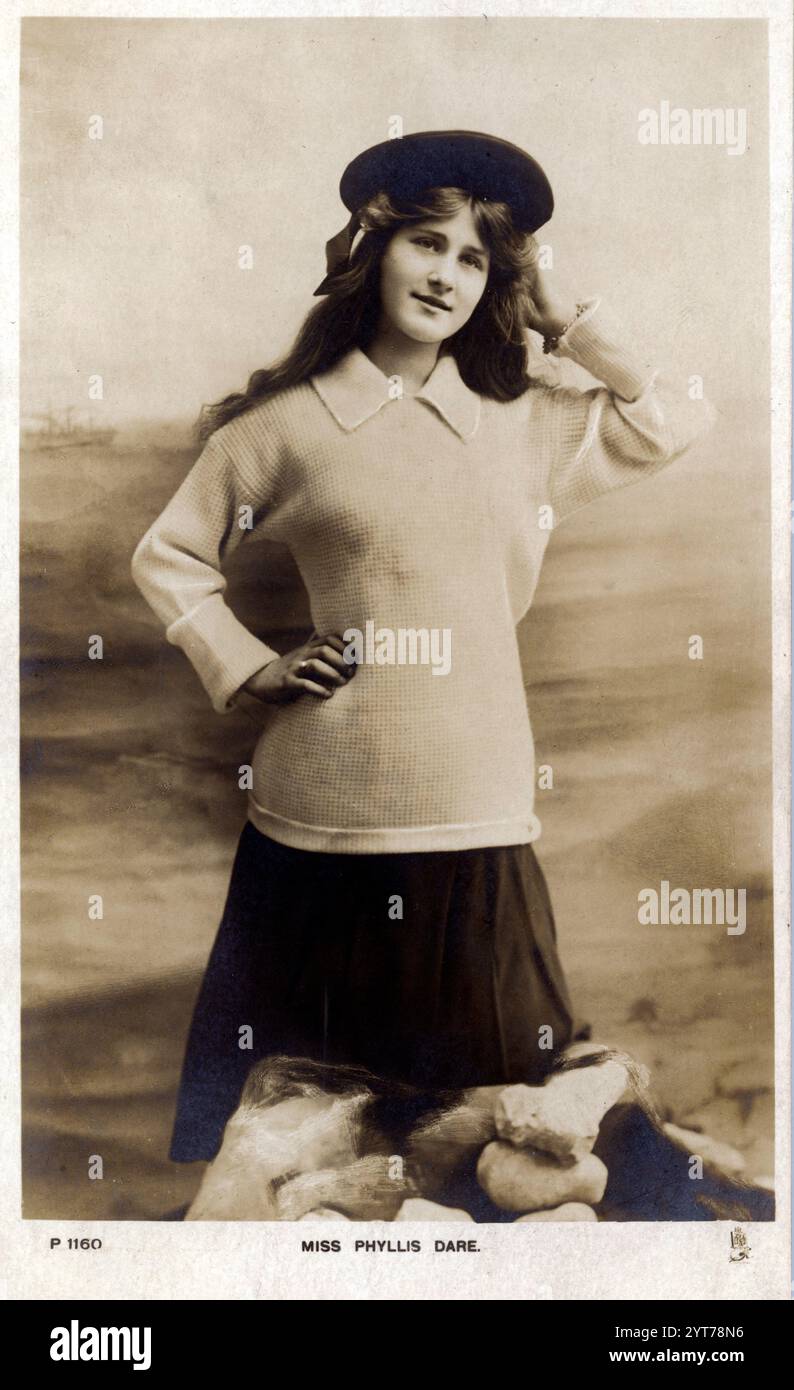 Miss Phyllis Dare Edwardian Actress c1906 Postcard Photo by The Henshaw Archive Stock Photo - Alamy