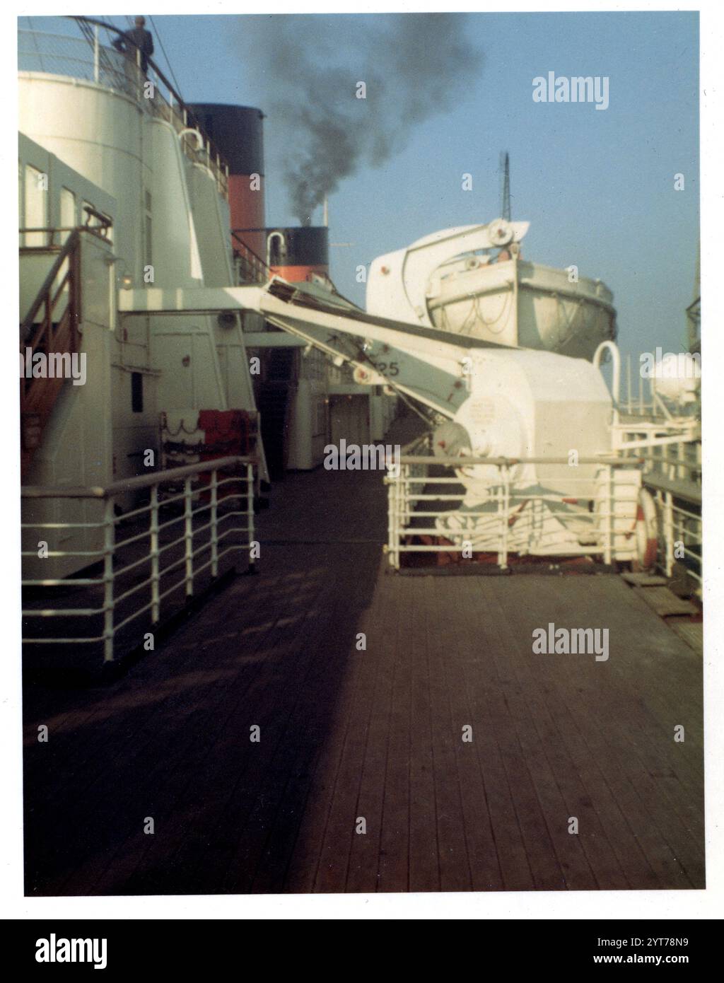 Queen looking at Cut Out Stock Images & Pictures - Alamy