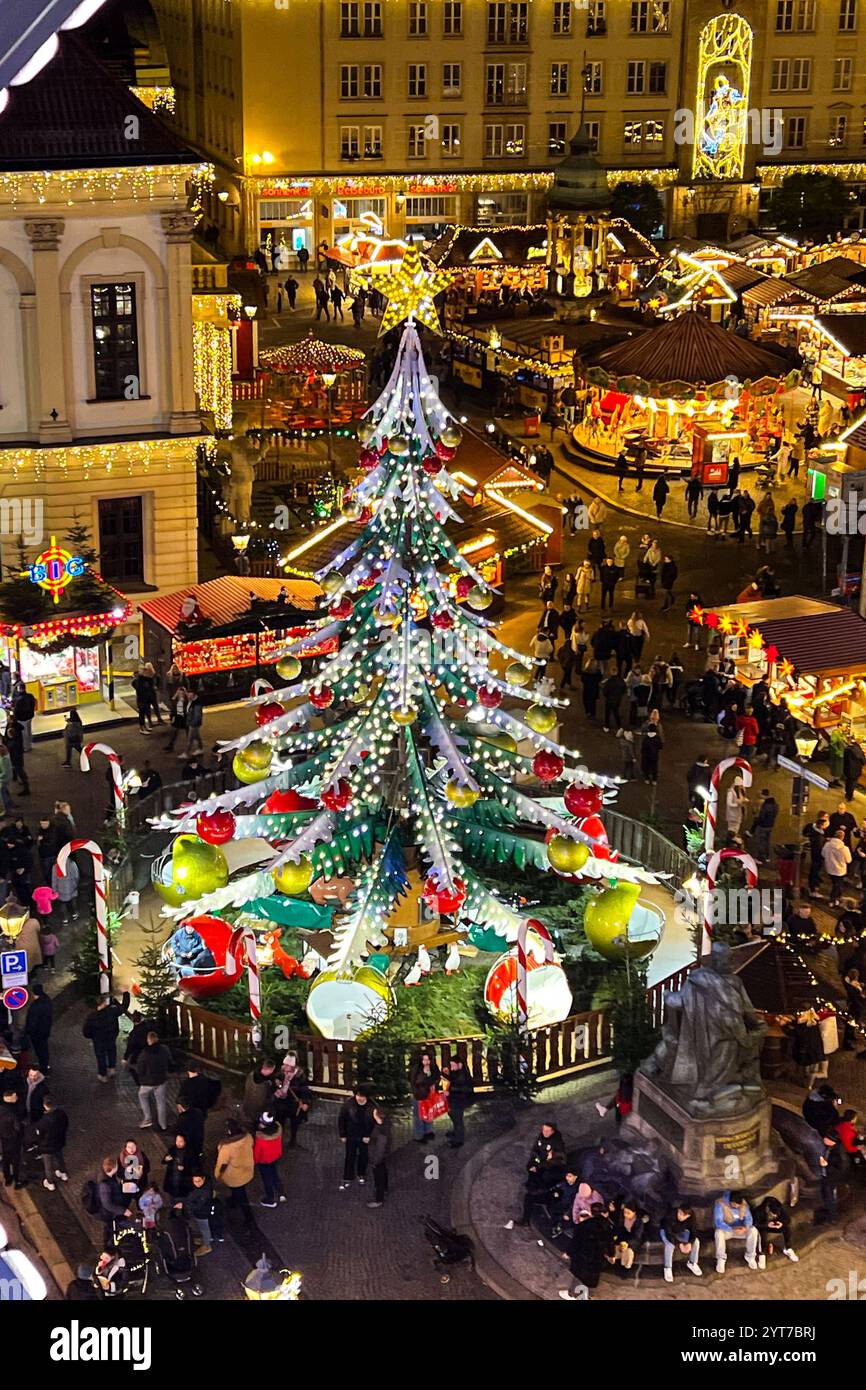 Weihnachtsmarkt 2024 in Magdeburg Sachsen Anhalt *** Christmas market ...