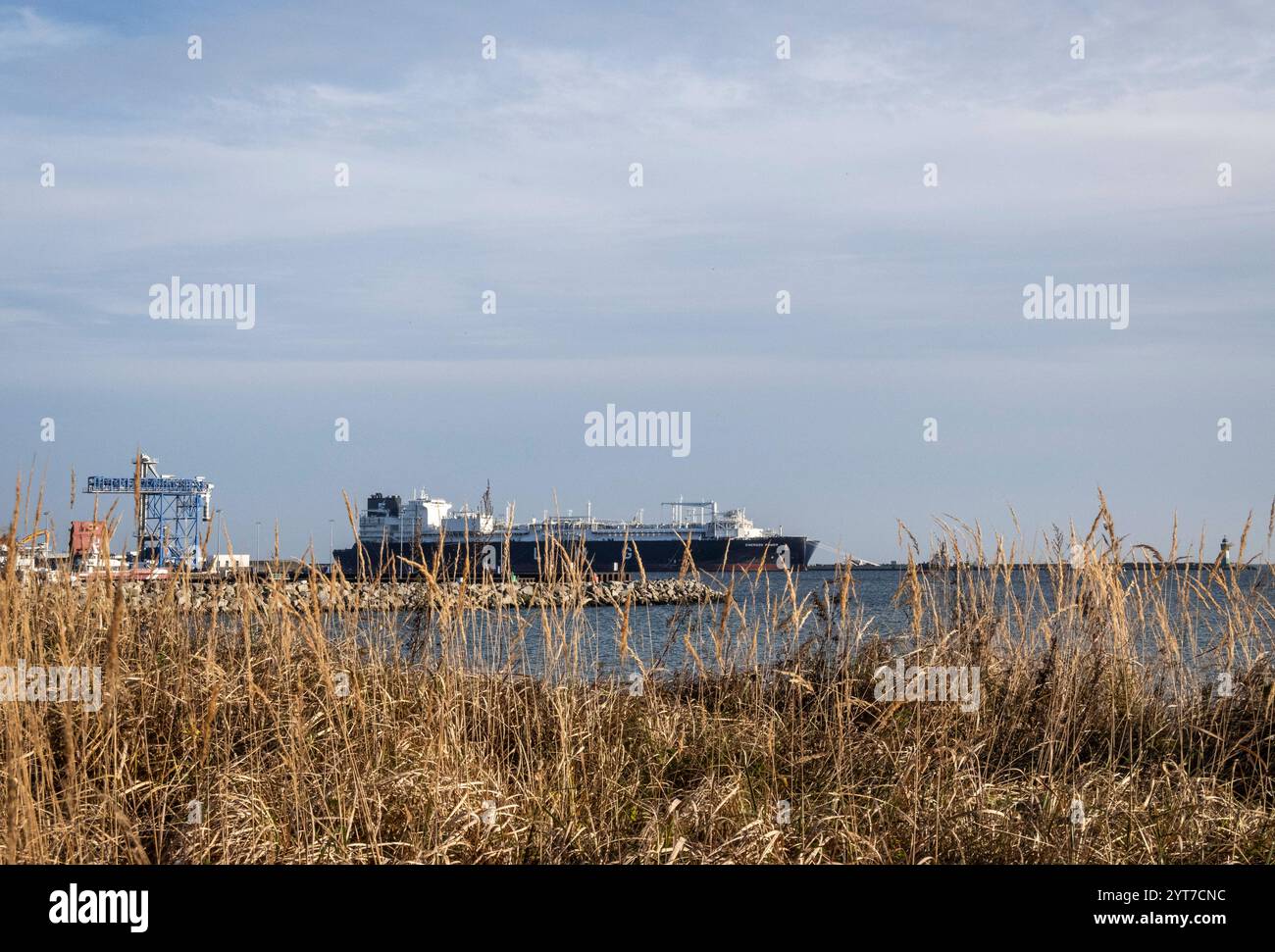 Flussiggasterminal hi-res stock photography and images - Alamy