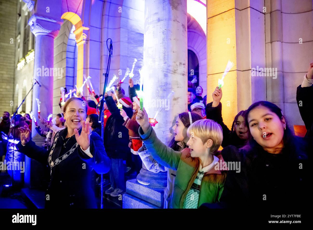 ROTTERDAM - Mayor Carola Schouten ignites the lights on the Christmas ...