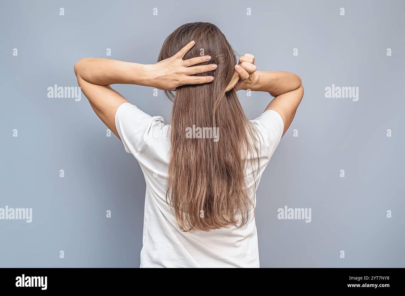 Healthy wavy hair, rear view hi-res stock photography and images - Alamy
