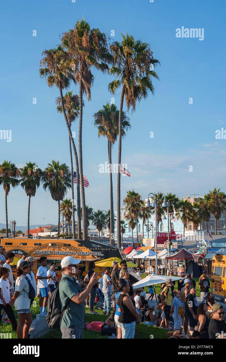 Lively scene venice beach hi-res stock photography and images - Alamy