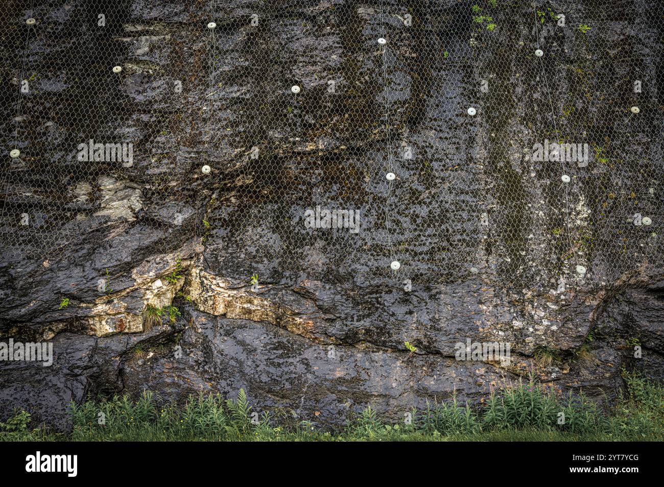 Rock fall protection net hi-res stock photography and images - Alamy