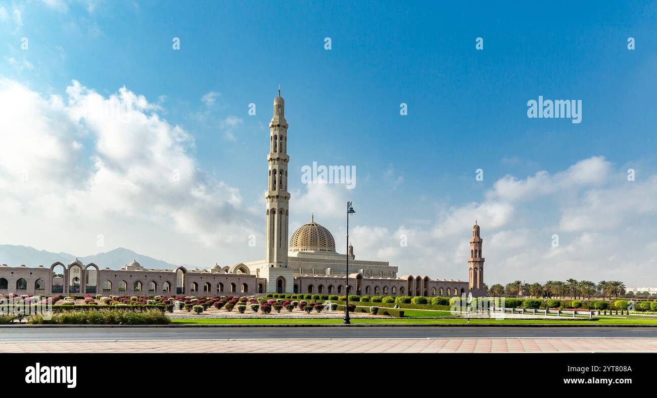 Sultan Qaboos Grand Mosque, Muscat, Muscat, Oman, Arabian Peninsula ...