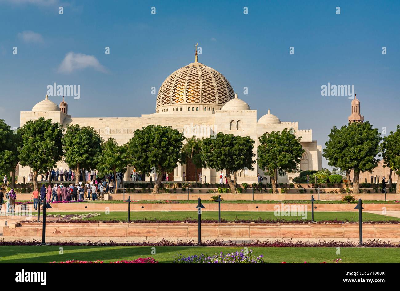 Sultan Qaboos Grand Mosque, Muscat, Muscat, Oman, Arabian Peninsula ...
