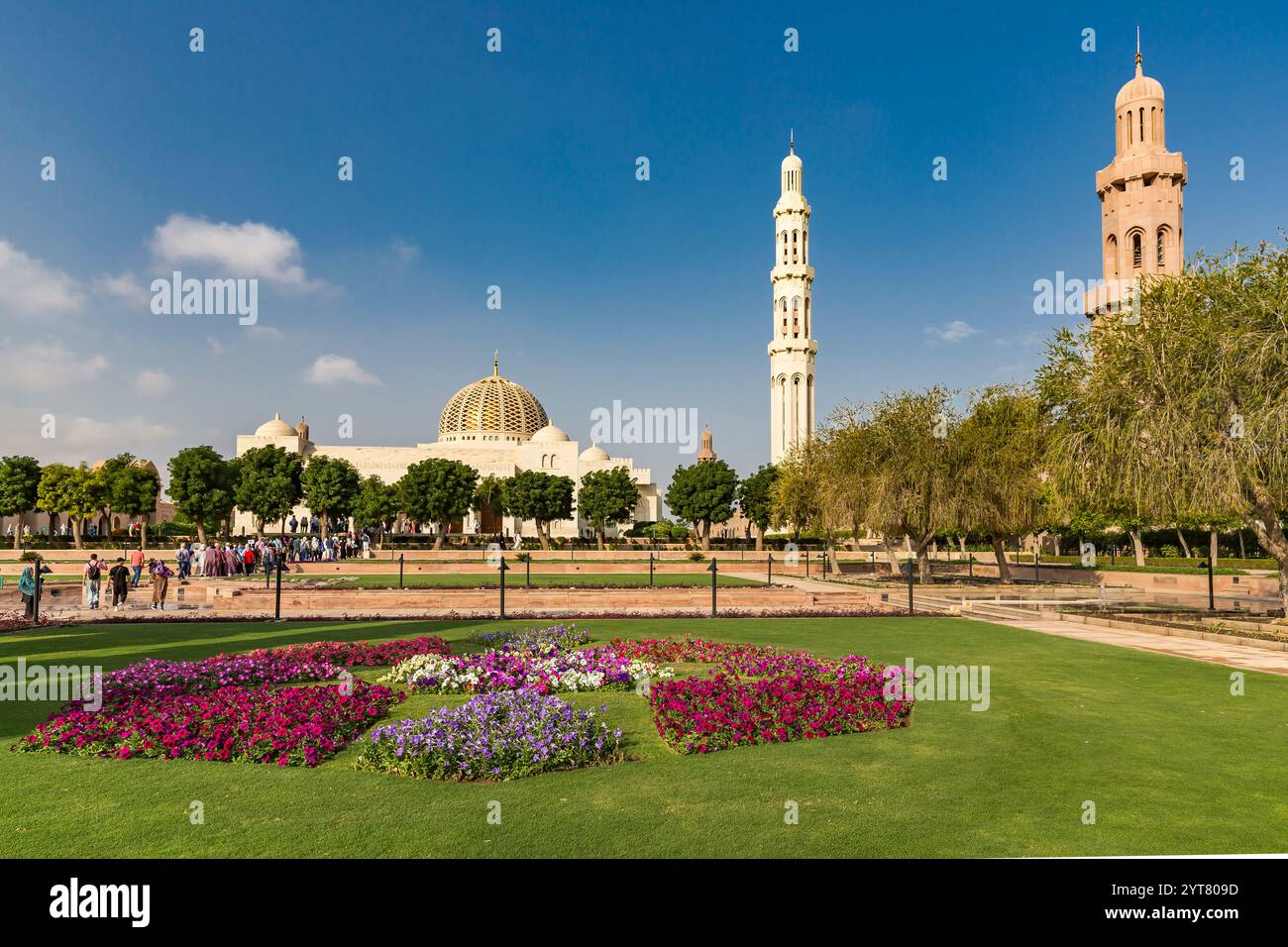 Sultan Qaboos Grand Mosque, Muscat, Muscat, Oman, Arabian Peninsula ...