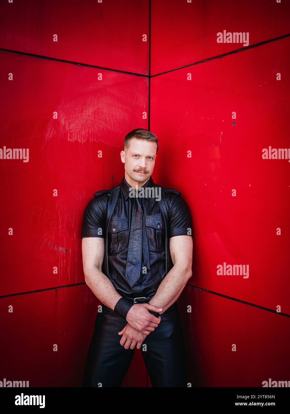 Red dress man look hi-res stock photography and images - Alamy