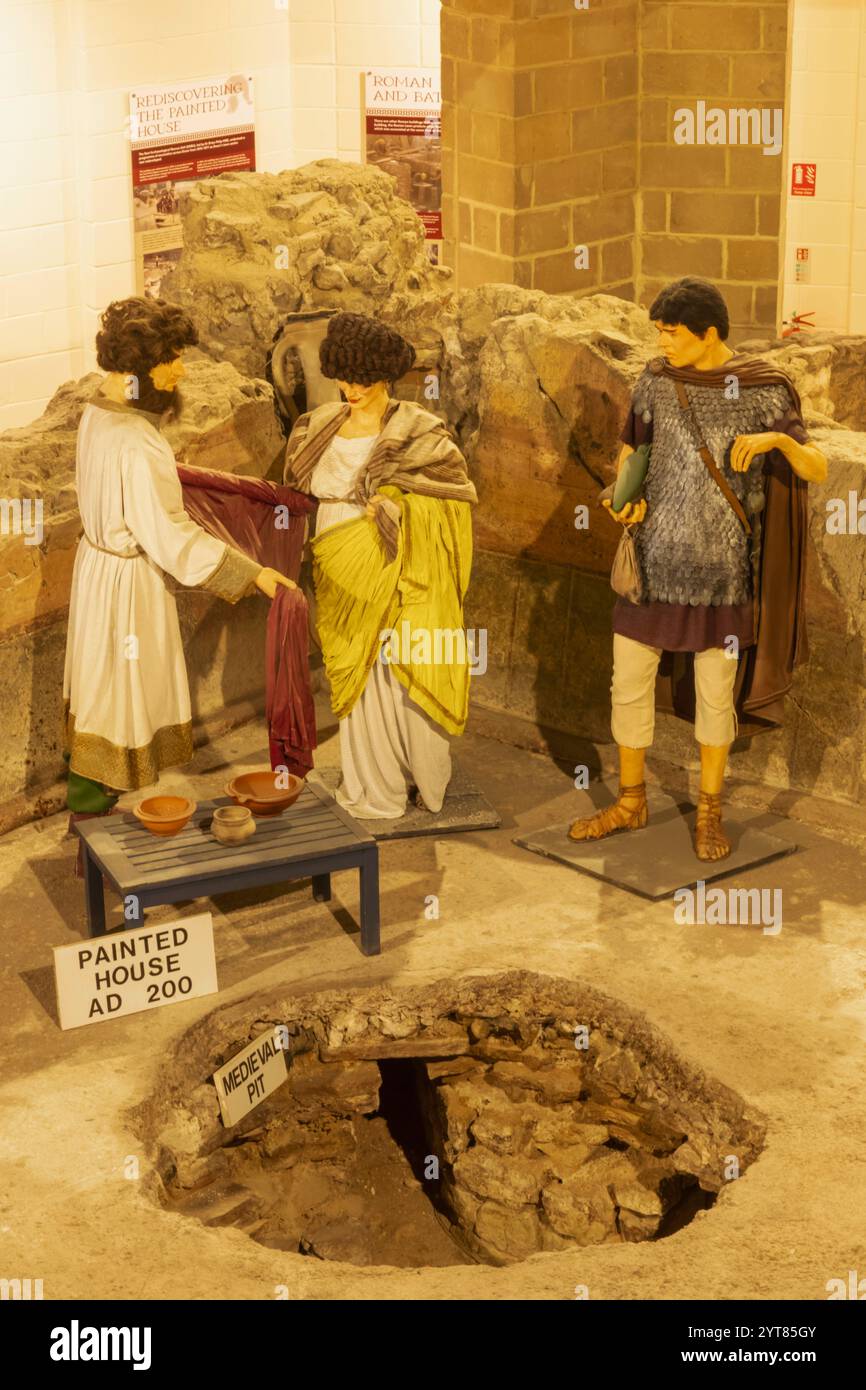 Roman house interior hi-res stock photography and images - Alamy