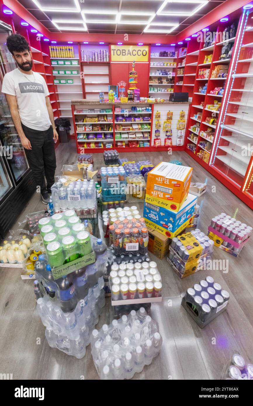 Convenience store interior hi-res stock photography and images - Alamy