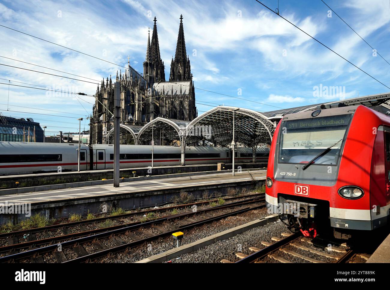 Germany, North Rhine-Westphalia, Cologne, Cologne Central Station ...