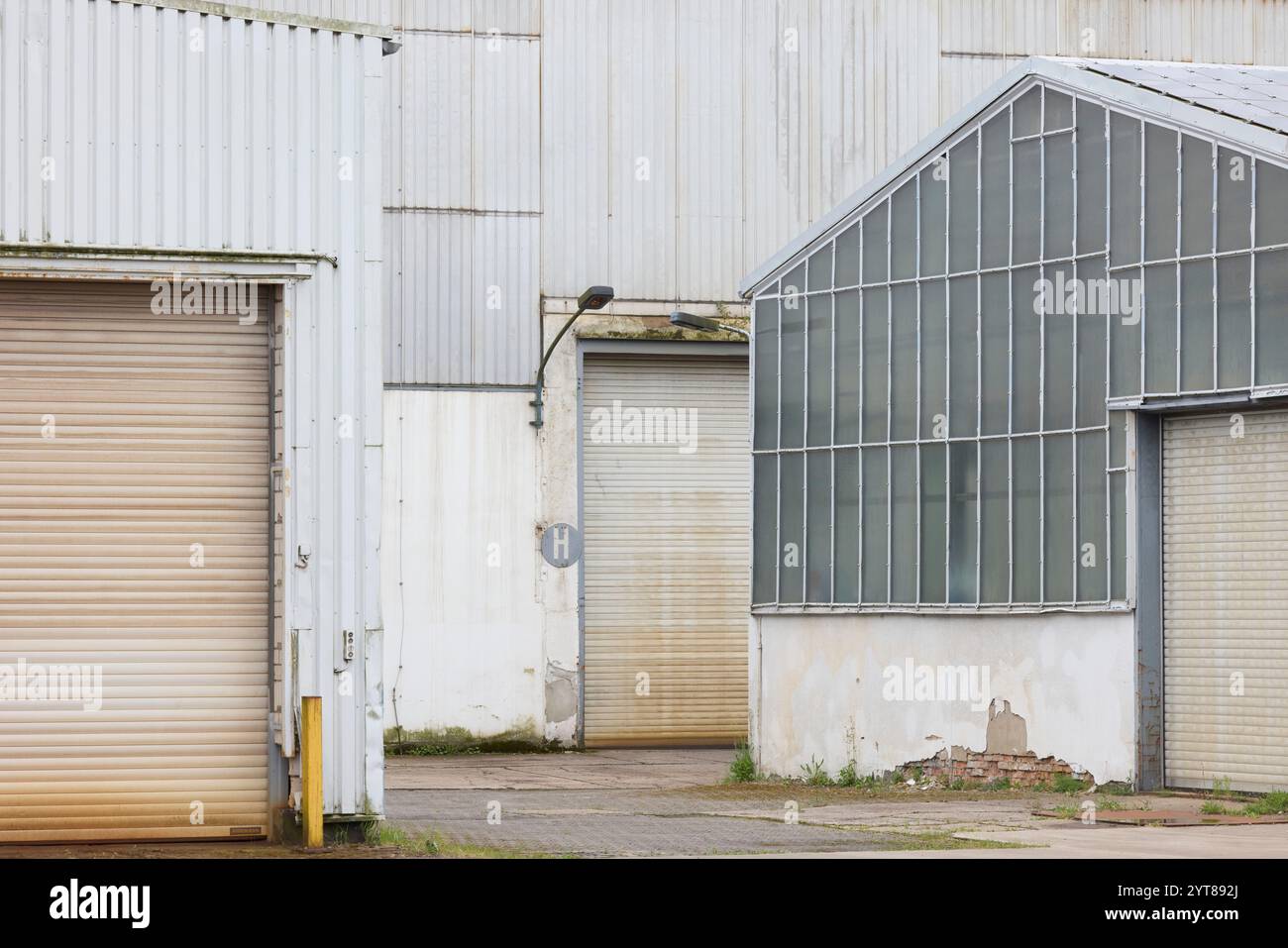 Old premises hi-res stock photography and images - Alamy