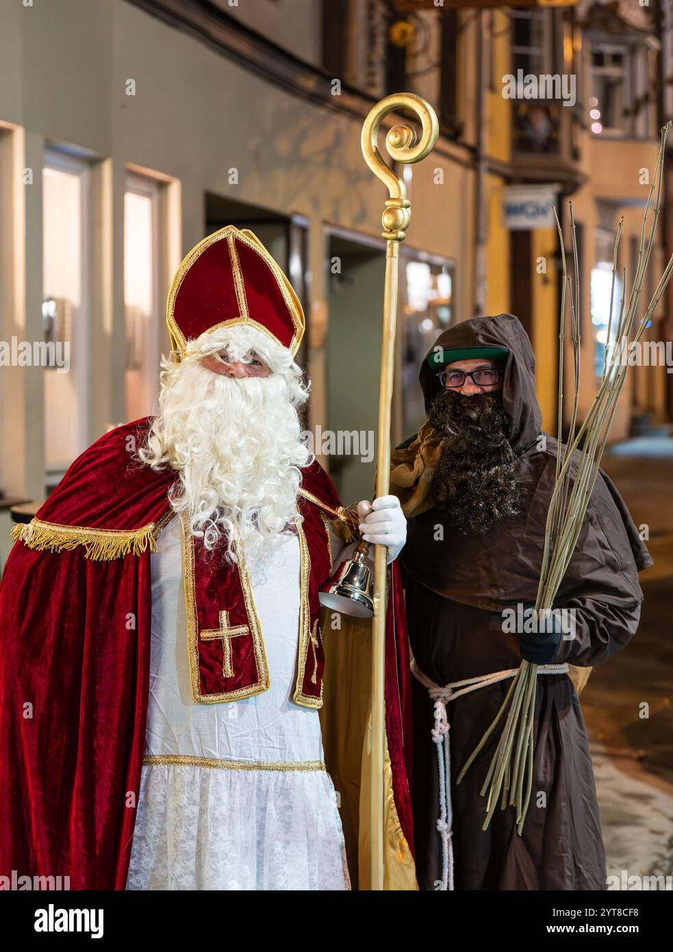 Rottweil, Germany. 06th Dec, 2024. Two men dressed up as Santa Claus ...
