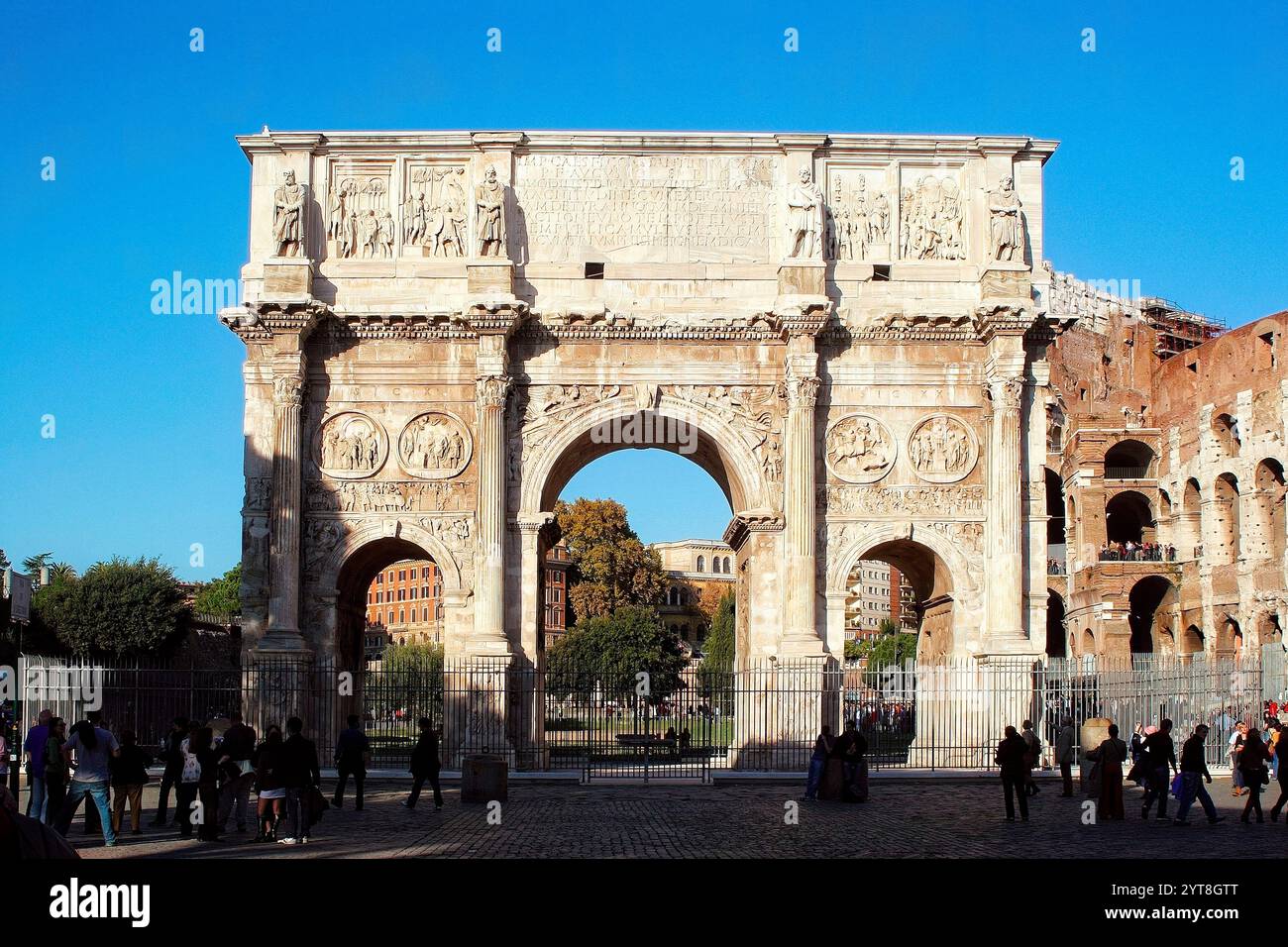 Italy Lazio Rome Arch of Constantine - Triumphal arch dedicated by the ...