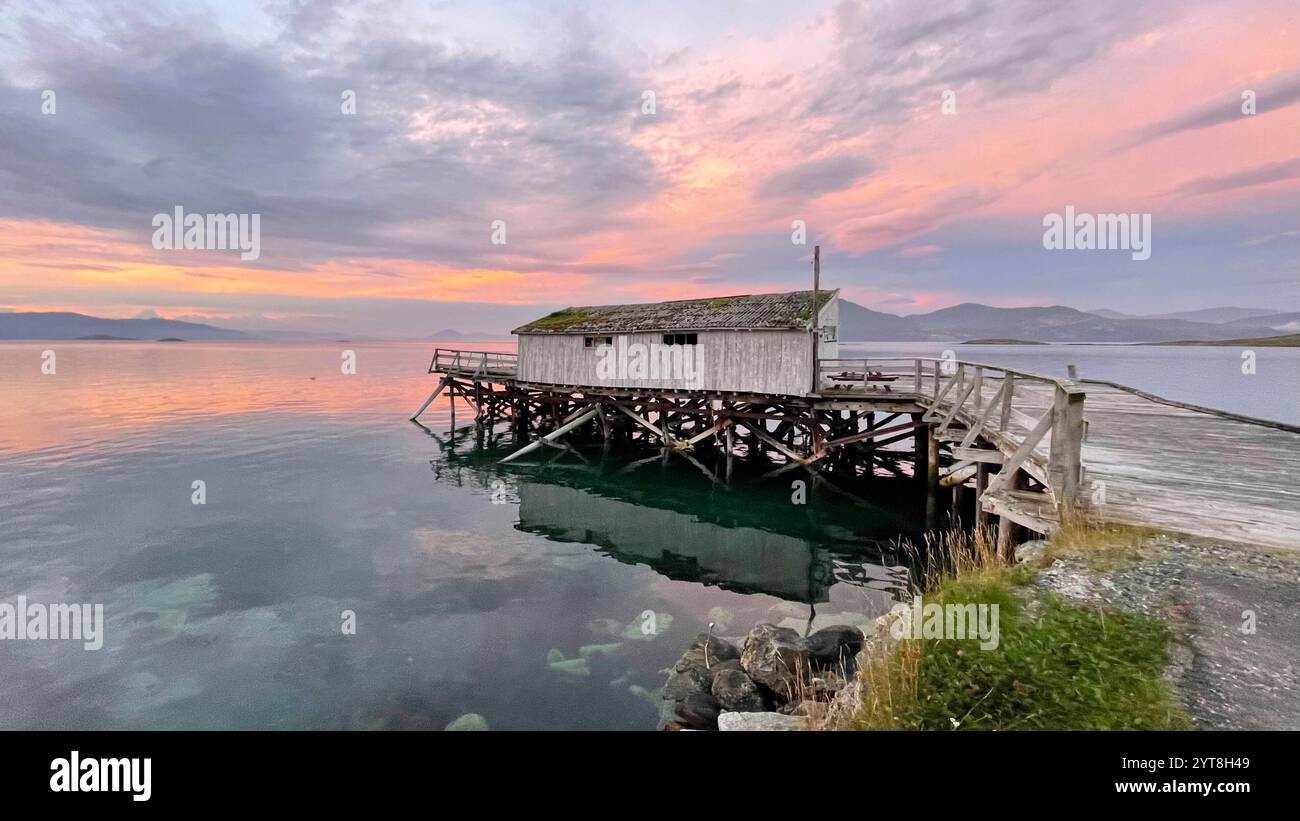 Dilapidated dock hi-res stock photography and images - Alamy