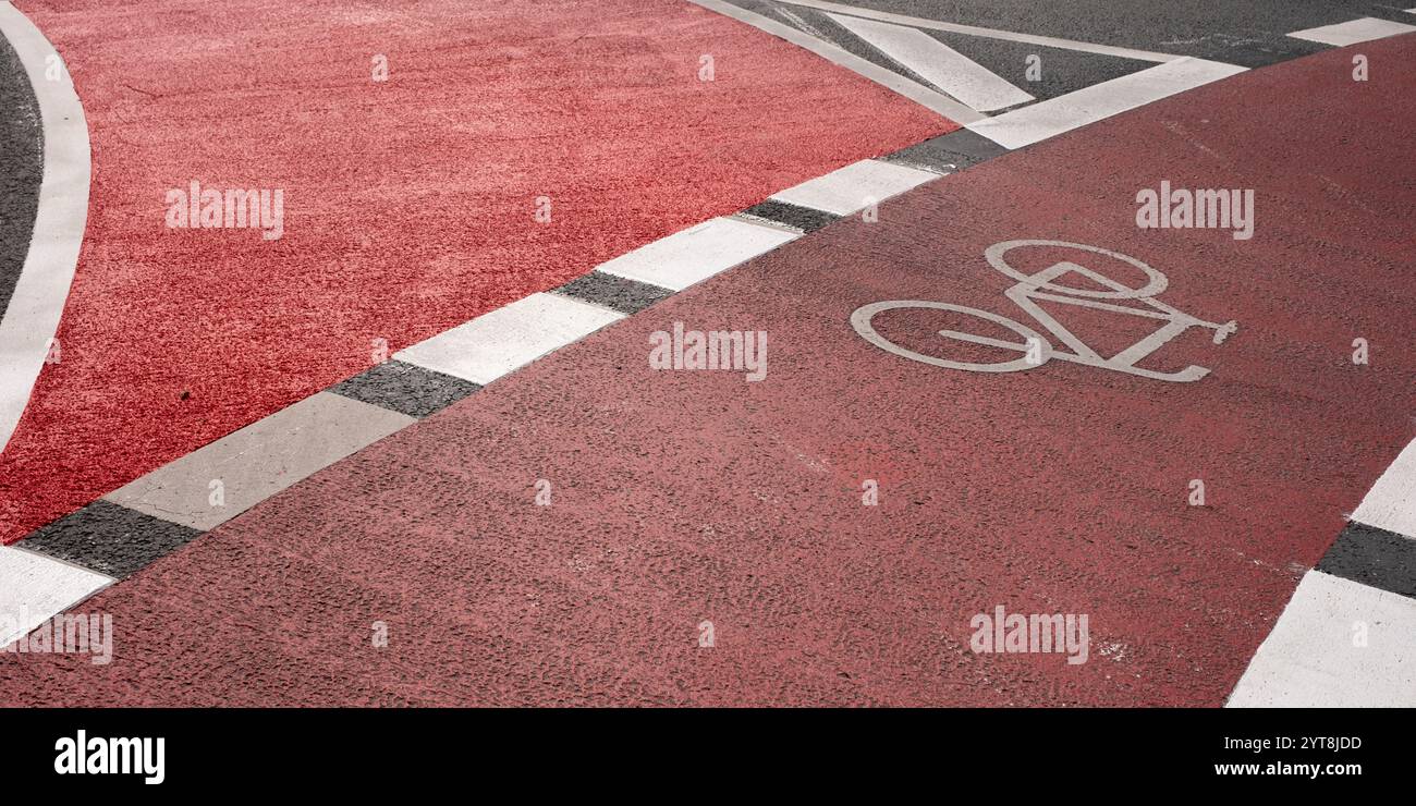 Road marking of cycle hi-res stock photography and images - Alamy