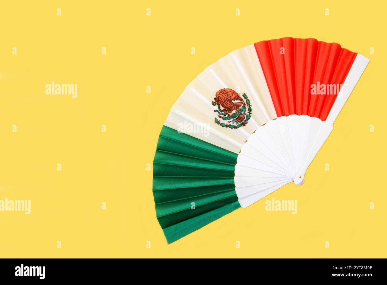 Tricolor fan with the colors of the Mexican flag as a decorative item ...