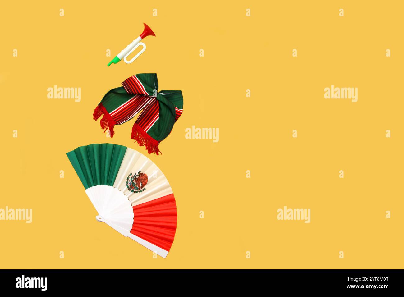 Tricolor fan with the colors of the Mexican flag as a decorative item ...
