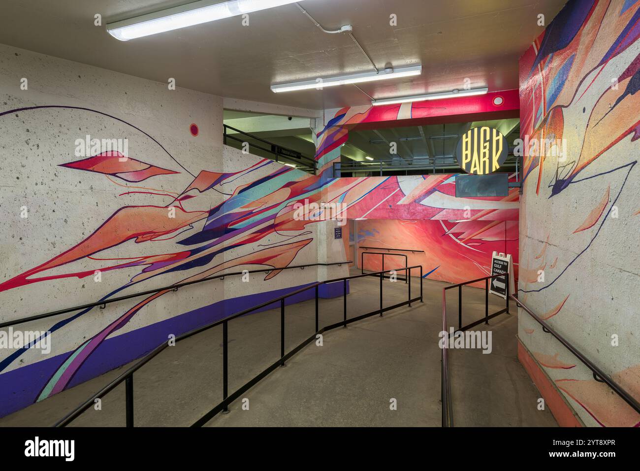 Building parking garage walkway hi-res stock photography and images - Alamy
