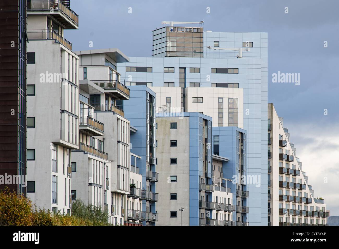 Modern high rise flats at Glasgow Harbour Stock Photo - Alamy