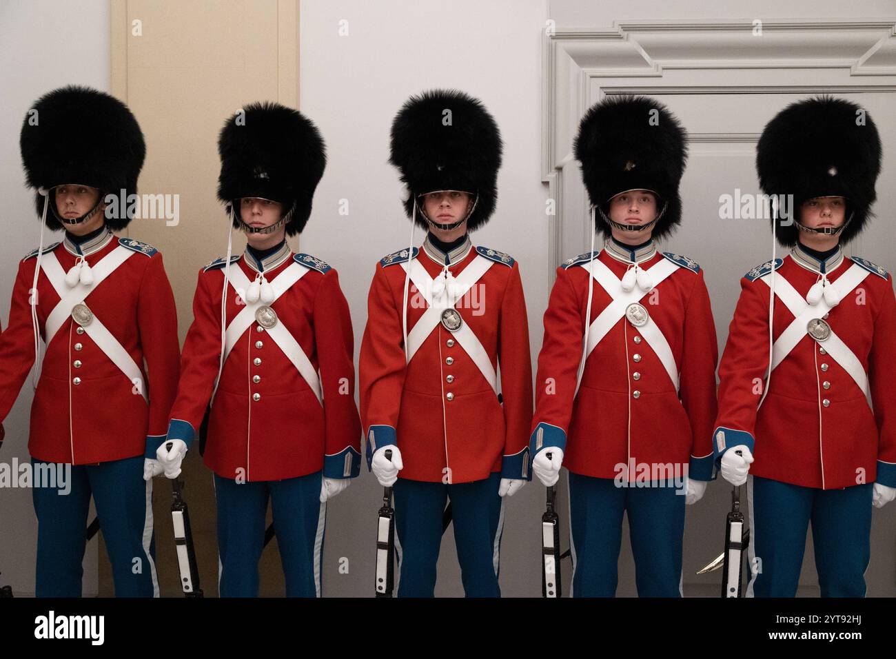 The Royal Life Guard in red gala uniforms at the State Banquet at ...