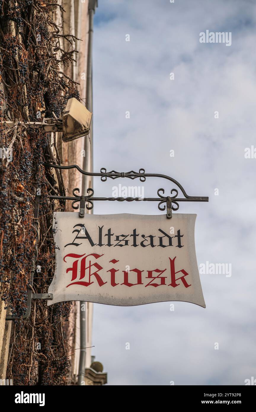 Outdoor advertising hi-res stock photography and images - Alamy