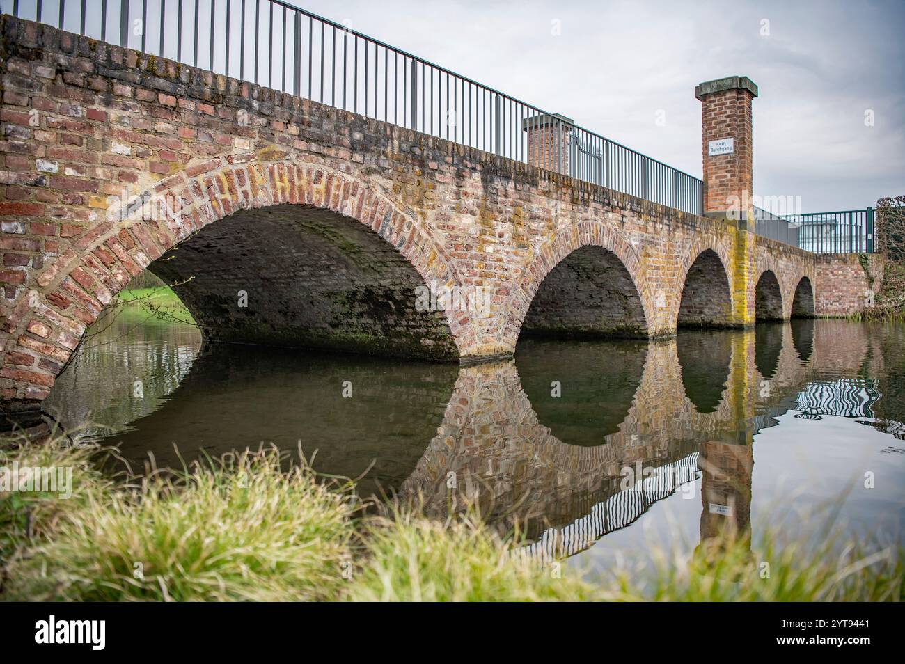 Obstacle bridge hi-res stock photography and images - Alamy