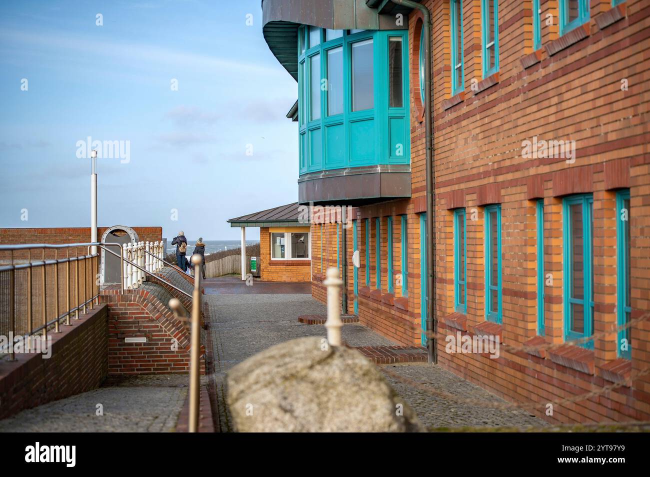 Pedestrian path to the beach access Stock Photo - Alamy