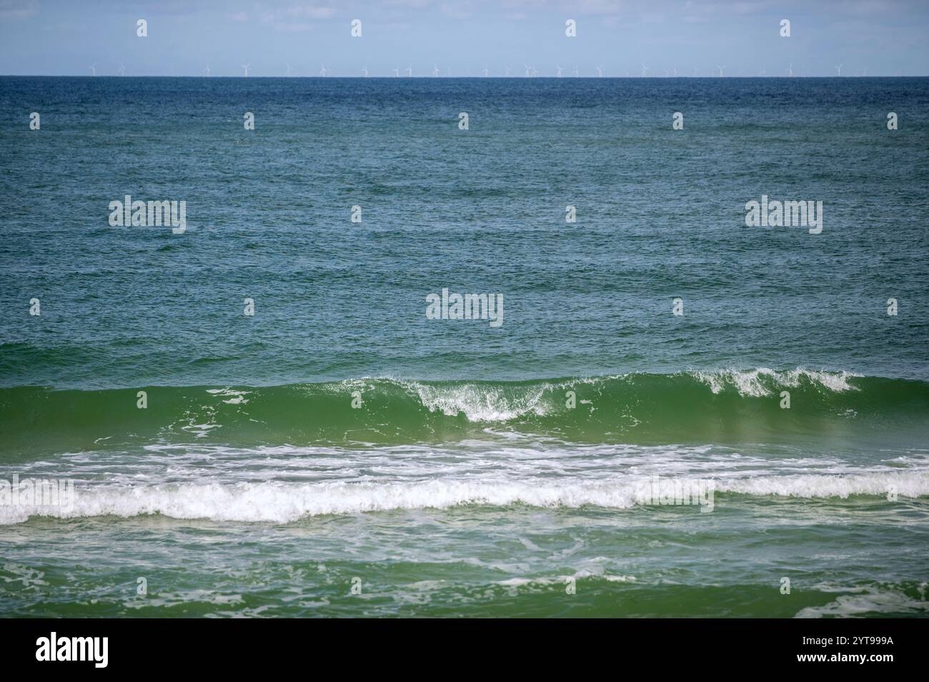 Foam crest hi-res stock photography and images - Alamy