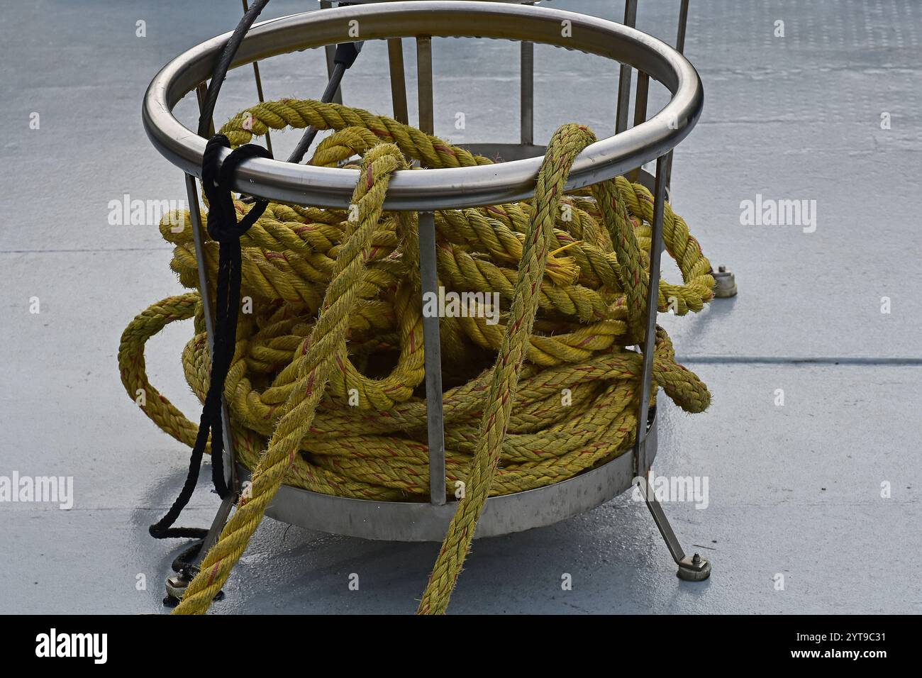 Ship's rope on a motorboat Stock Photo - Alamy
