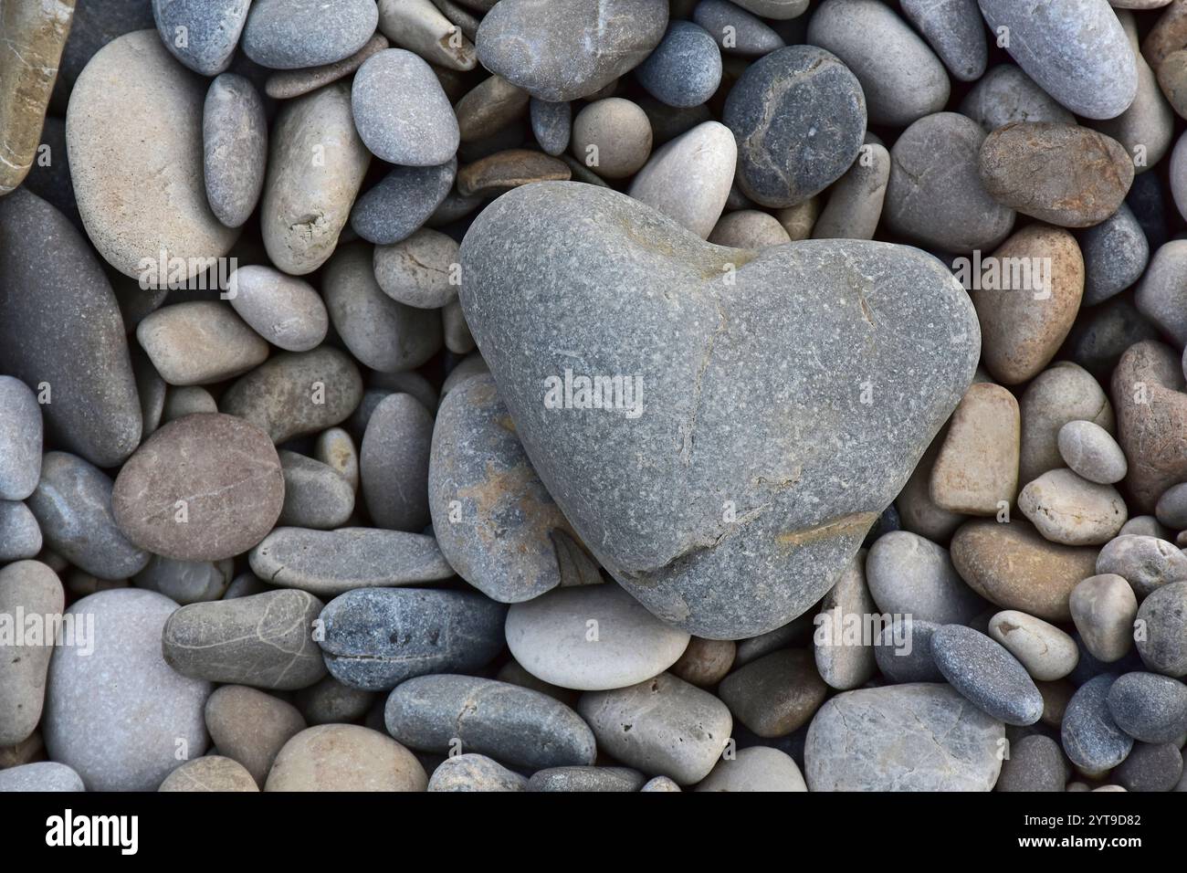 Shingle pebble bank hi-res stock photography and images - Alamy